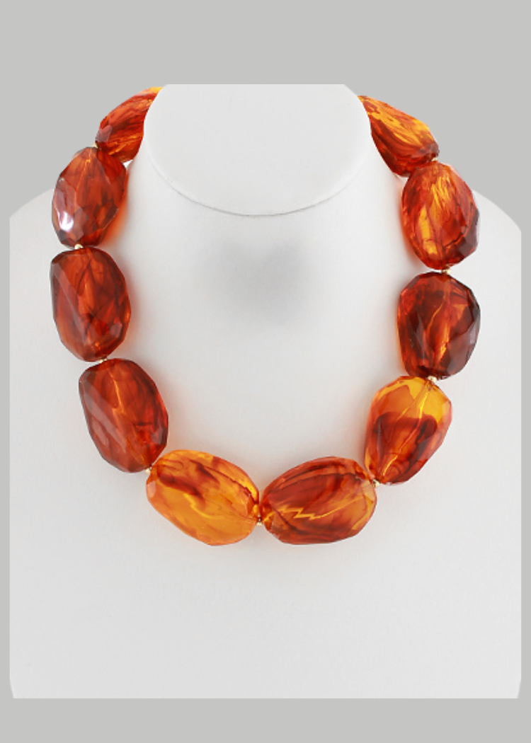 Mya Amber Necklace – Hand In Pocket